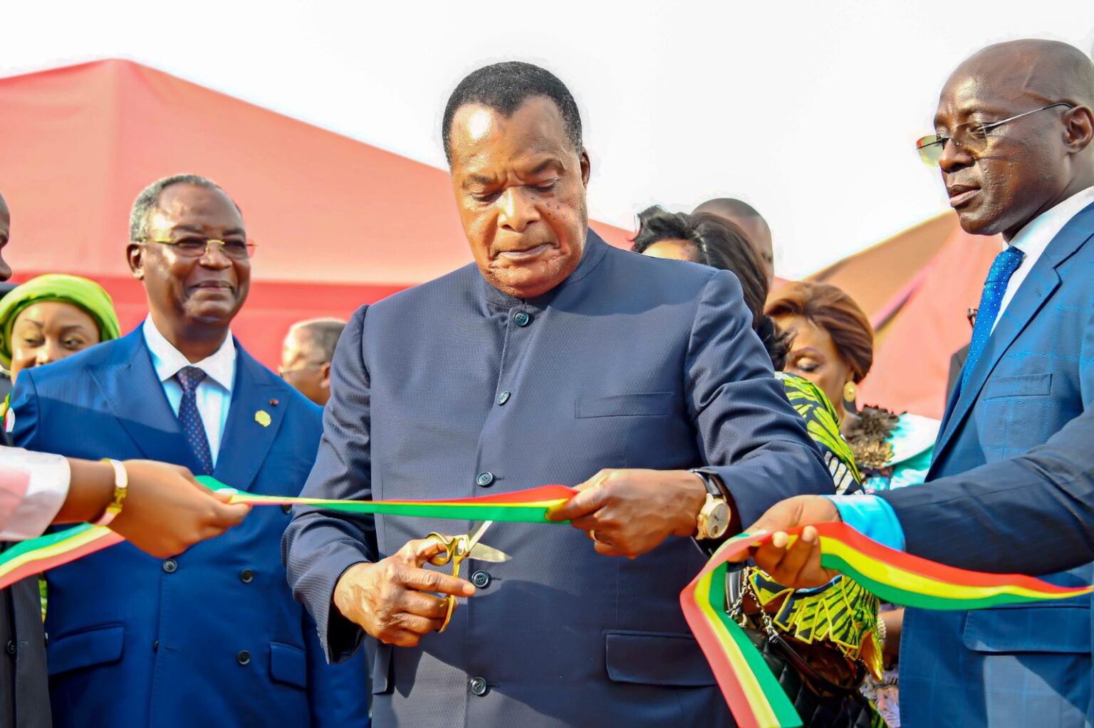 Le président congolais inaugure l’usine de valorisation de gaz à Pointe ...